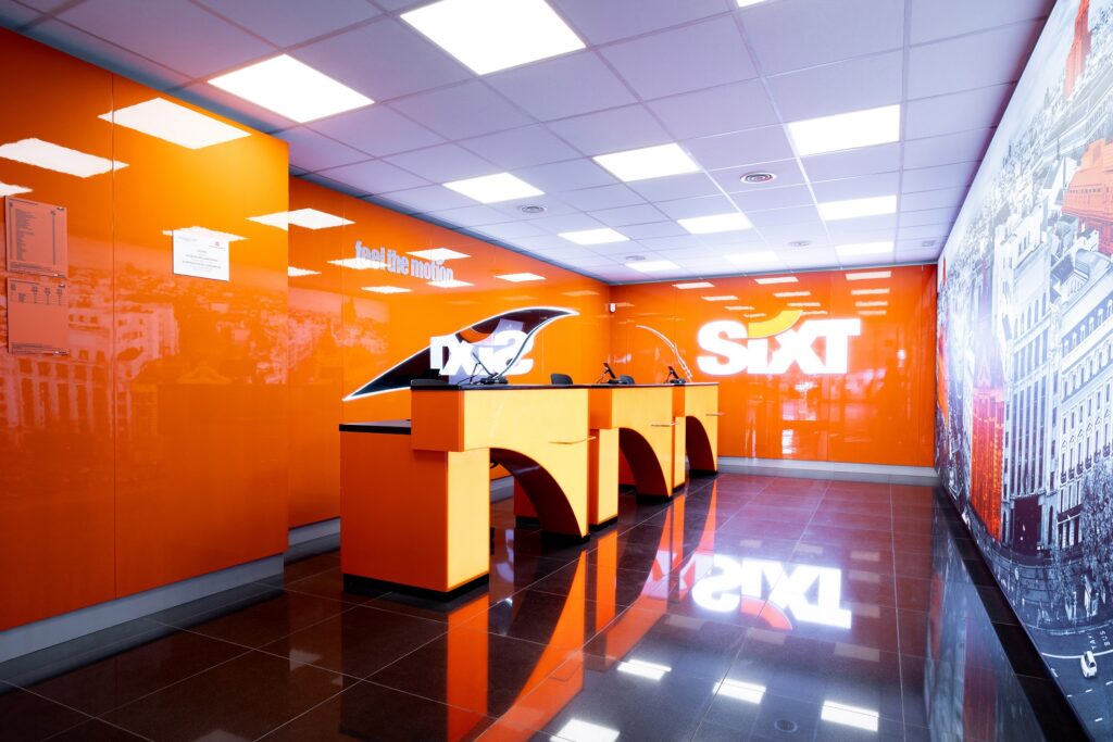 SIXT presenta su oficina flagship en la estación de trenes Madrid Puerta de Atocha | SIXT ...